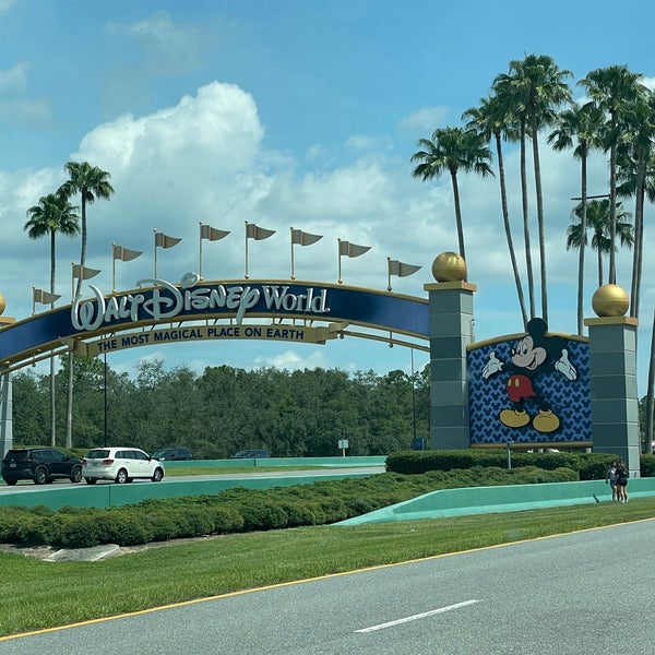 Walt Disney World Main Entrance - 38 tips from 7636 visitors