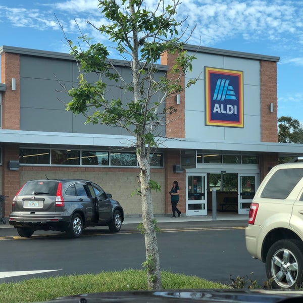 ALDI - 6700 66th St N