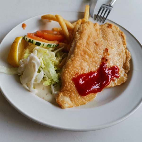 Hanis Café & Bakery - Café in Downtown Core