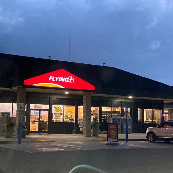 Flying J - Gas Station in Lake Park