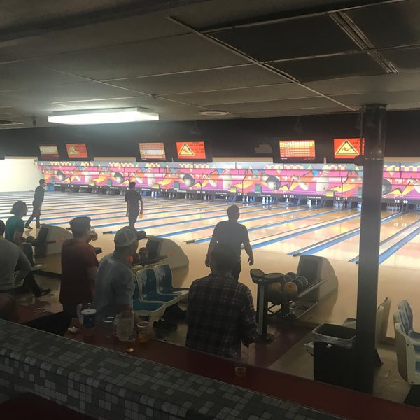 Pickwick Bowl - Bowling Alley