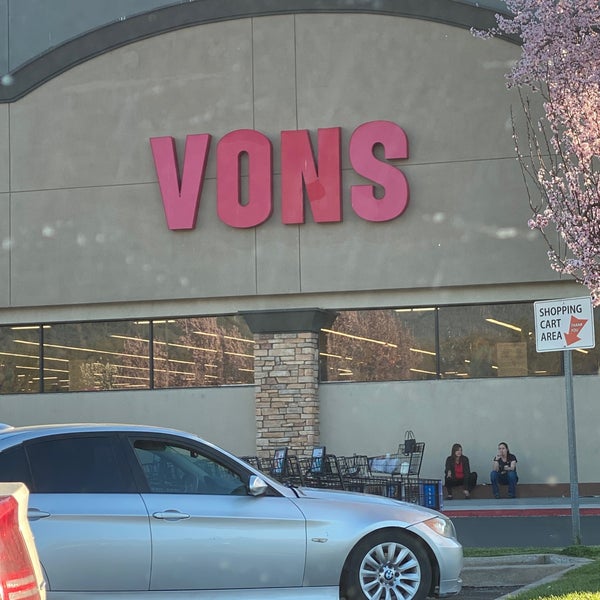 VONS - Grocery Store in Oakhurst