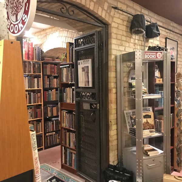 Landmark Bookstore Logo