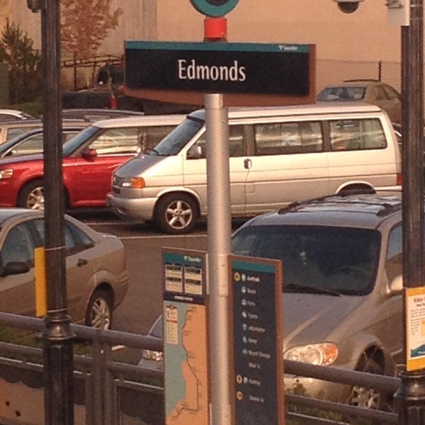 Photos at Edmonds Amtrak Station (EDM) - Edmonds, WA