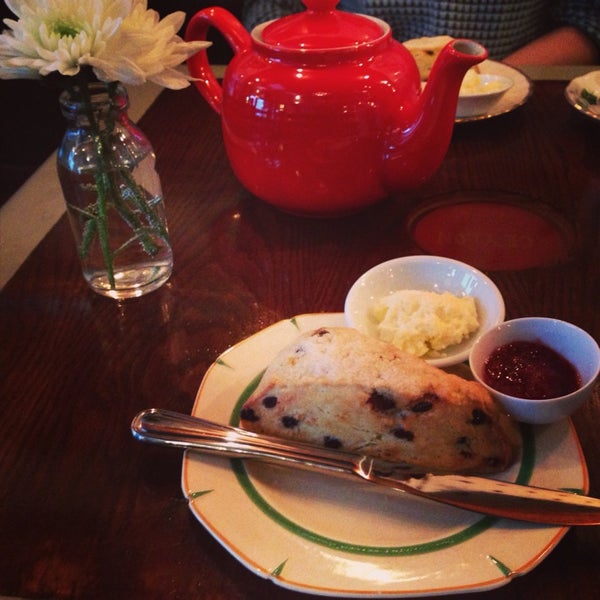 Photos at Salon de thé Cardinal / Cardinal Tea Room - Mile-End ...
