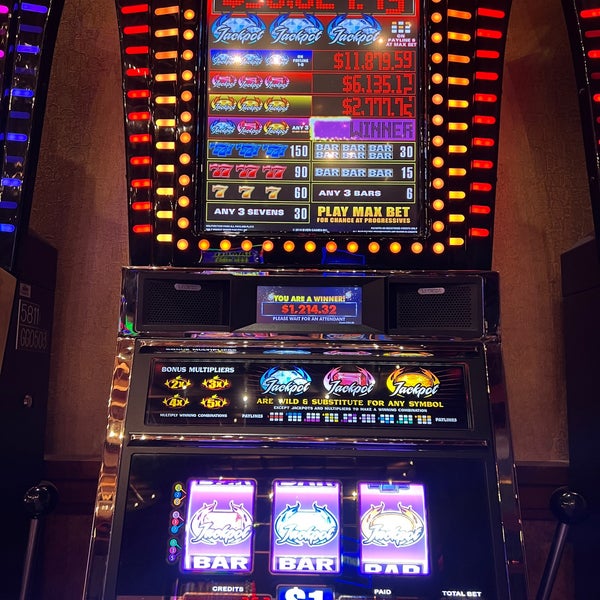 Harrah's Philadelphia Casino & Racetrack - Downtown Chester - 79 tips