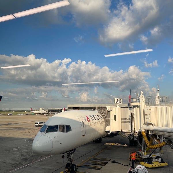 Gate A10 - Airport Gate in Atlanta