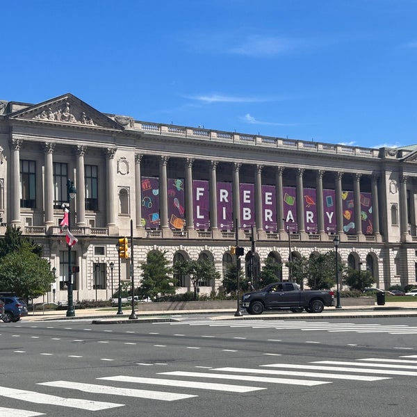 Free Library of Philadelphia - Library in Fairmount - Art Museum