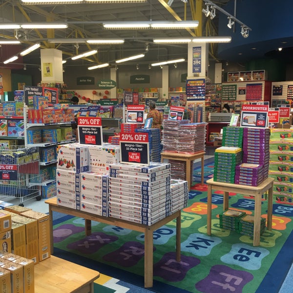 Lakeshore Learning (Now Closed) - Miscellaneous Store in South Robertson