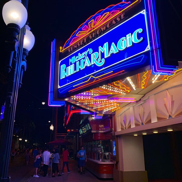 Sunset Showcase Theater - The Anaheim Resort - 2 tips