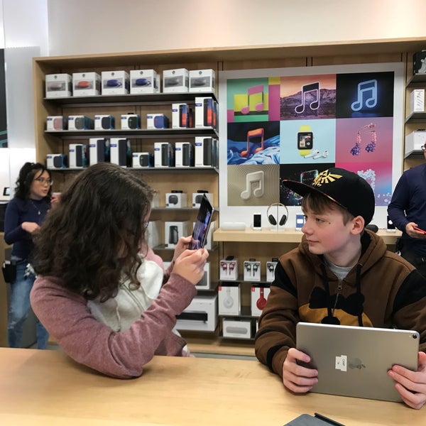Apple MacArthur Center - Downtown Norfolk - 23 tips