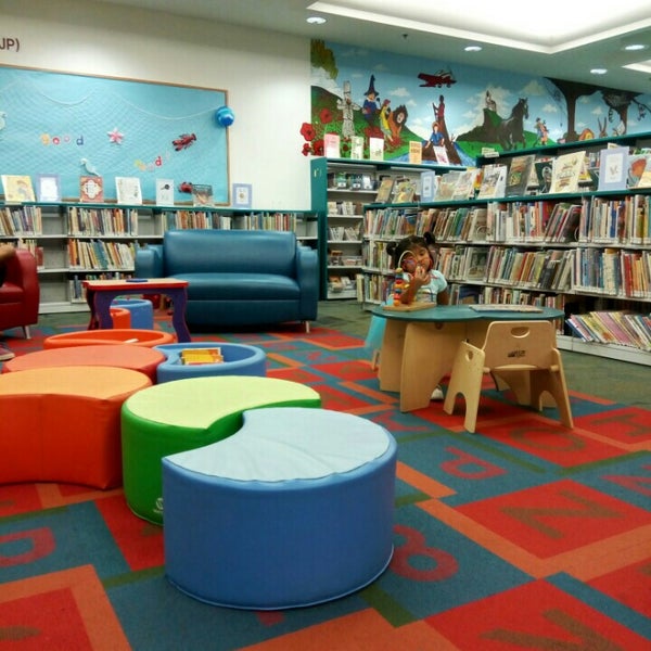 Patrick Henry Library - 101 Maple Ave E