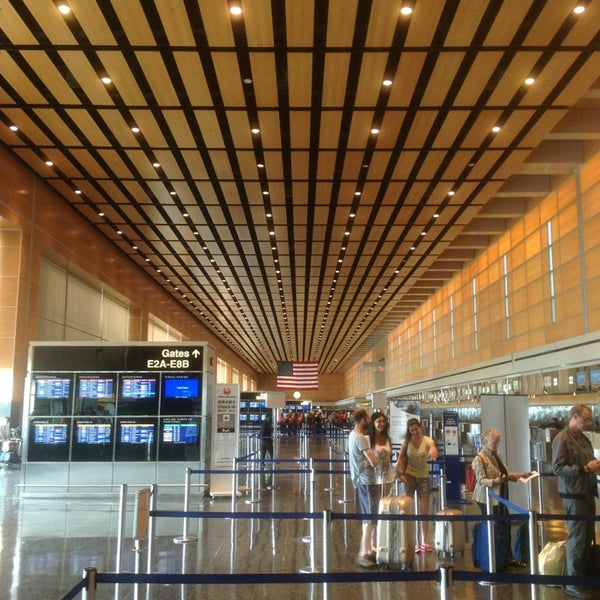 Photos at Boston Logan International Airport (BOS) - Airport in ...