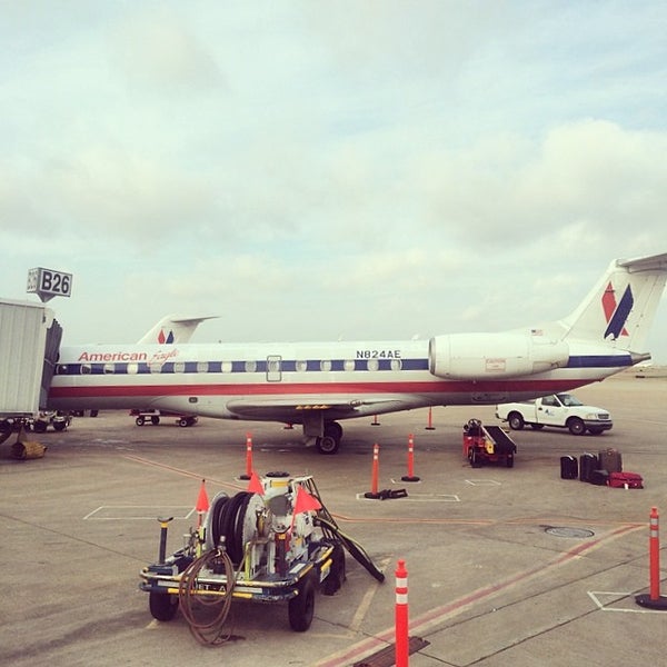 Photos at Gate B27 - Terminal B