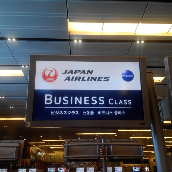 Japan Airlines(JL) Check-In Counter - Changi - Singapore Changi Airport ...