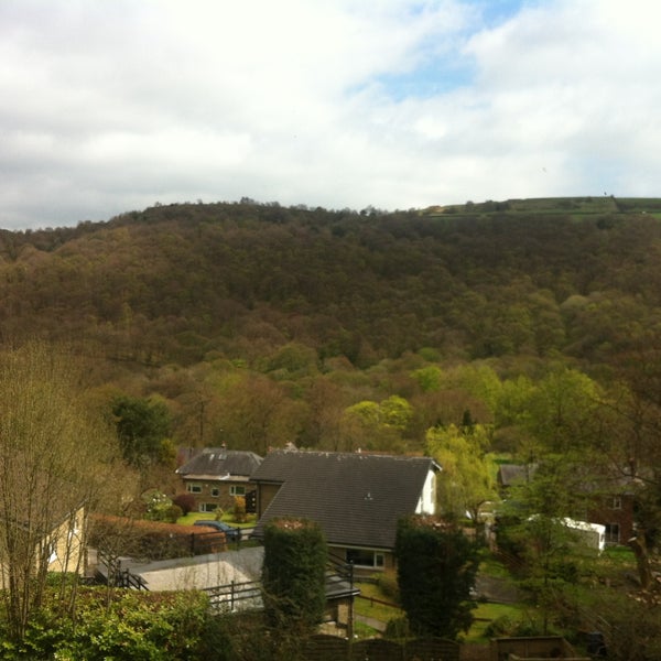 Ripponden - Neighborhood