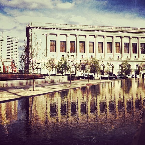 Free Library of Philadelphia - Library in Fairmount - Art Museum