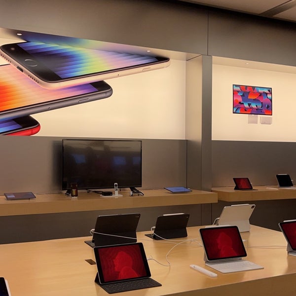 Apple Cielo Vista Mall - 8401 Gateway Boulevard West