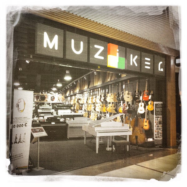 Muziker - Dvory - Einsteinova 18