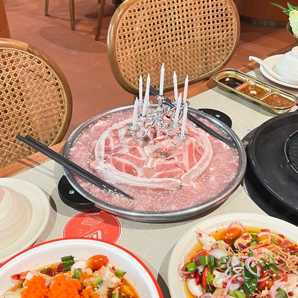 เฮ หมูกระทะ (Hey Mookrata) - 240 Soi Charoen Nakhon 10