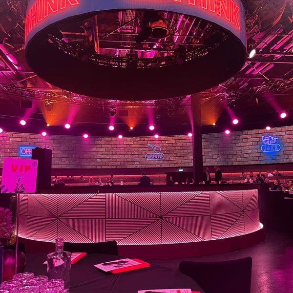 Studio 21 - Arts and Entertainment