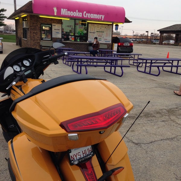 Minooka Creamery - Ice Cream Parlor in Minooka