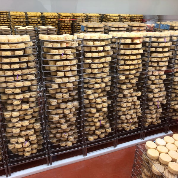 Fromagerie Graindorge - Cheese Shop