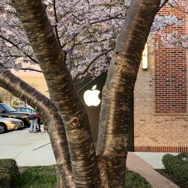 Photos at Apple Southpoint - 8030 Renaissance Parkway
