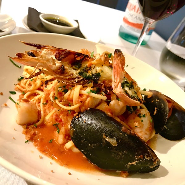 Gambaro's - Seafood Restaurant in Brisbane