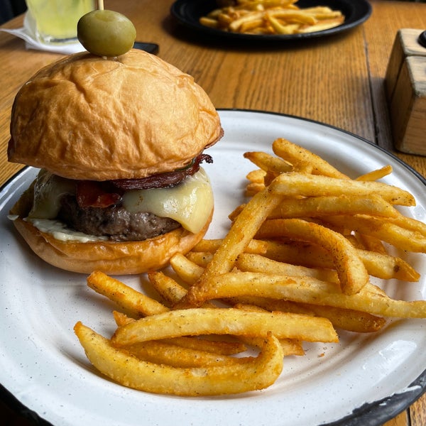 Photos at Pig's Pearls - Burger Joint in Guadalajara