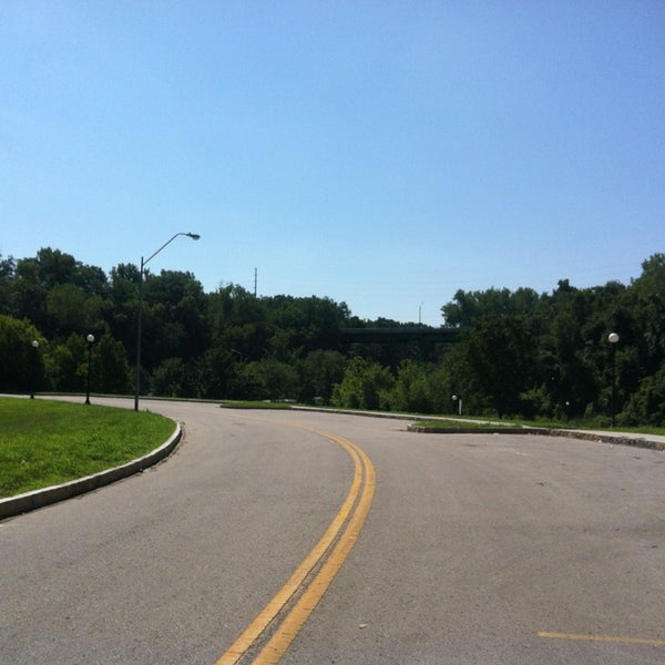 Cliff Drive - Northeast Kansas City - 10 tips from 280 visitors