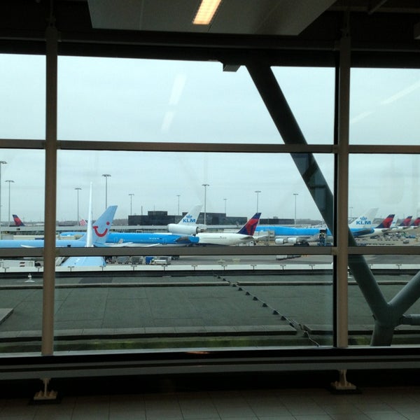 Gate D2 - Airport Gate in Schiphol
