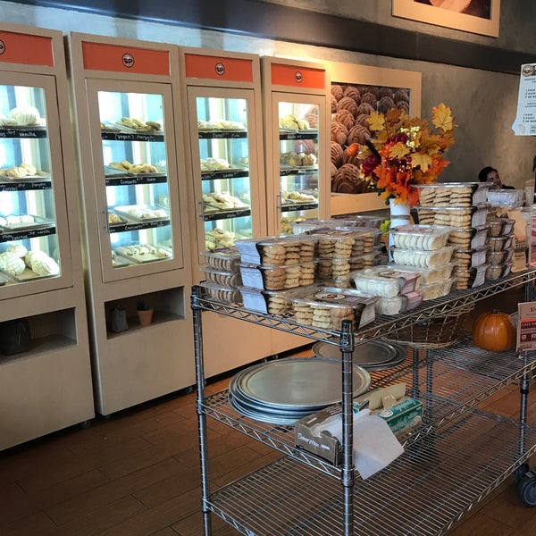 La Monarca Bakery - Bakery in Los Angeles