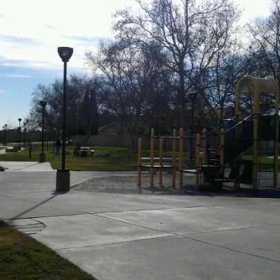 Edna Park - Park in Santa Ana