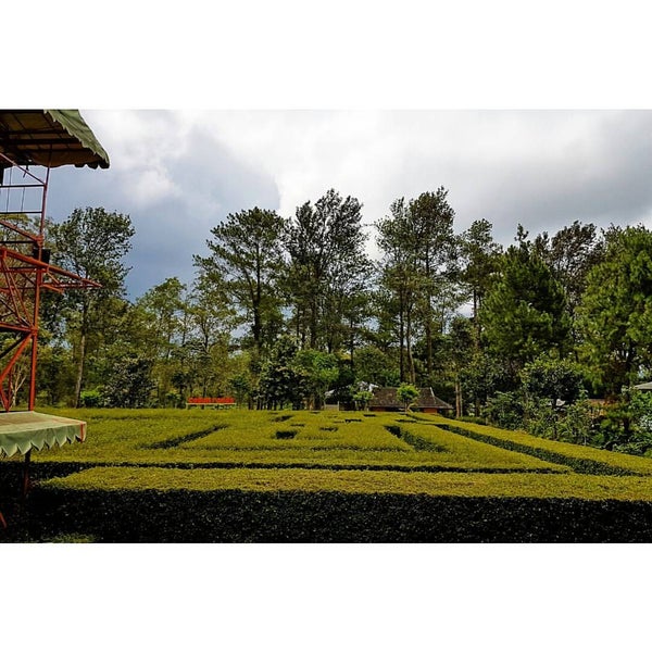 Taman Labirin Coban Rondo - Park in Batu