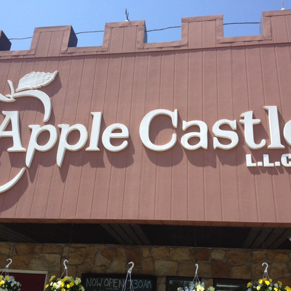 Apple Castle - New Castle, PA
