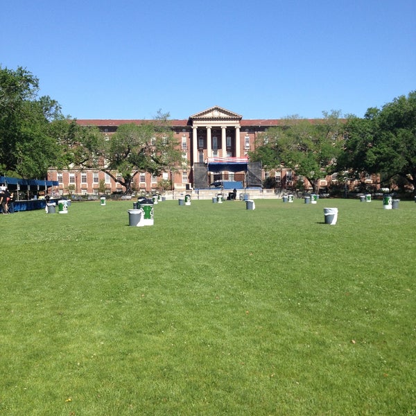 Newcomb Quad - College Quad in New Orleans