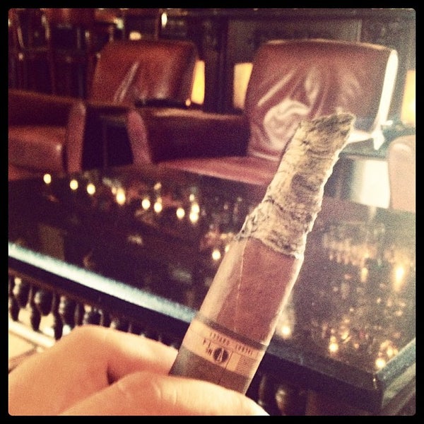 Angry Moon Cigar - Palm Beach Gardens, FL