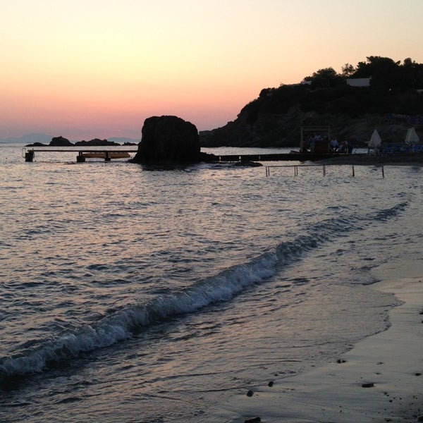 Eden Beach - Beach in Saronida