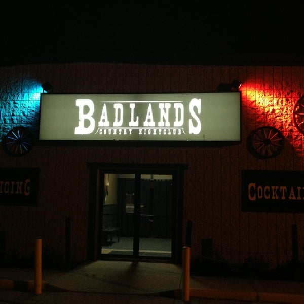 Badlands Country Nightclub - Bar in Grain Valley
