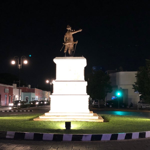 Monumento a Francisco de Montejo y Su Hijo El Avanzado - 183 visitors