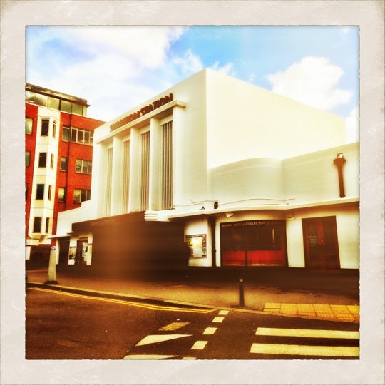 Surbiton Railway Station (SUR) - Train Station in Surbiton