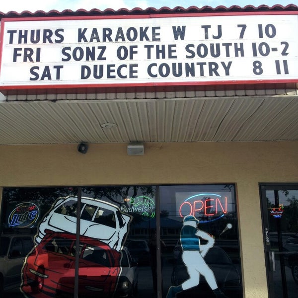 Sneaky's Sports Bar & Grill - 6 tips from 174 visitors