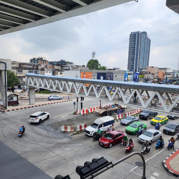 MRT ไฟฉาย (Fai Chai) BL03 - Train Station