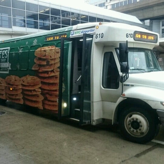 NYC Airporter - JFK Terminal 7 - Bus Stop in Jamaica