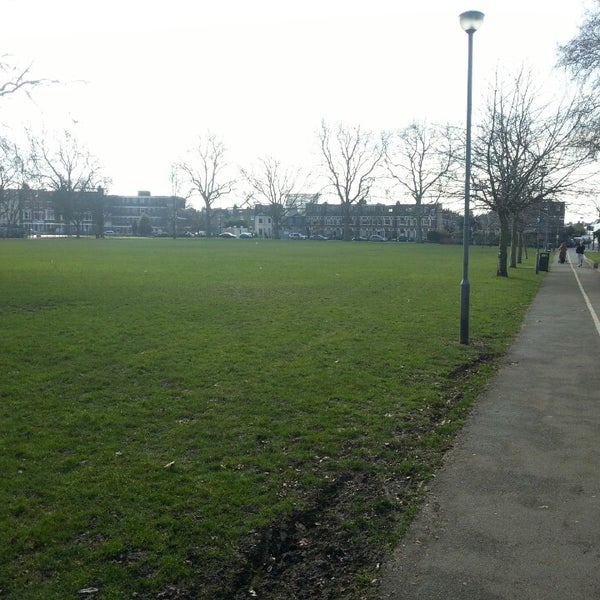 Eel Brook Common - Park in Hammersmith and Fulham