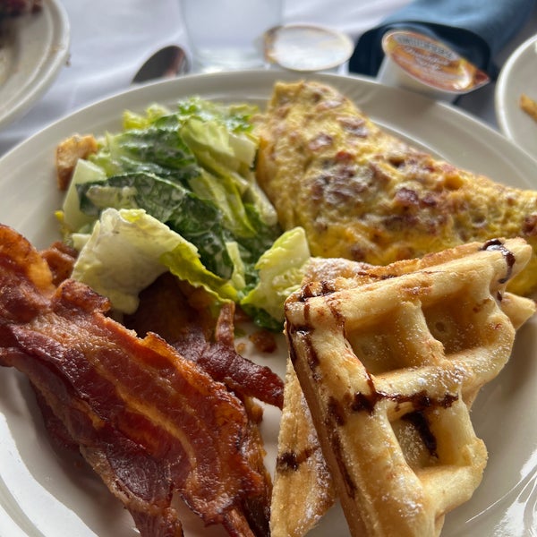 Captain Bill's - 122 Ocean Ave