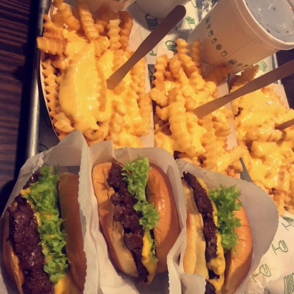 Shake Shack | شيك شاك (Now Closed) - العليا - Localizer Mall-Tahlia Street