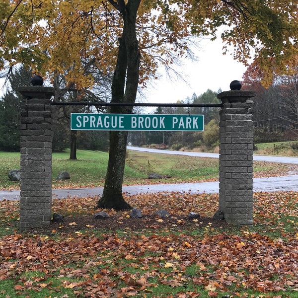 Sprague Brook Park - Park
