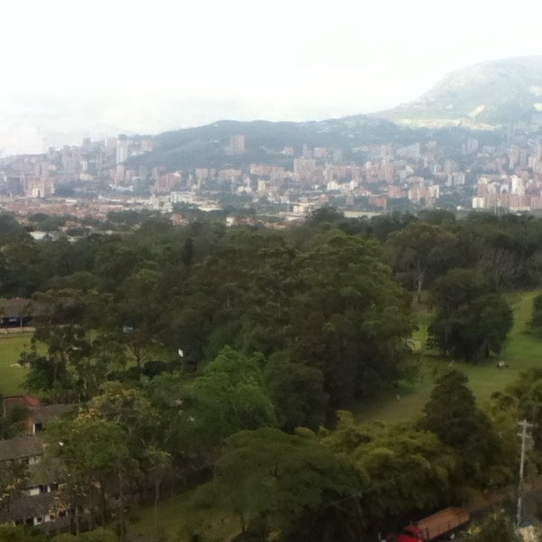 Club El Rodeo - El Rodeo - Calle 2Sur # 65 - 535